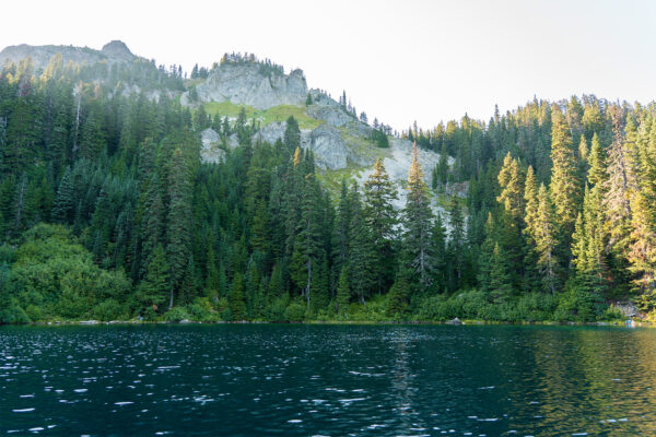 Mirror Lake: An Easy Hike Near Snoqualmie Pass (Perfect for Camping ...