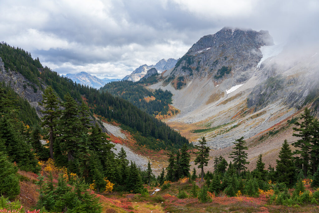 The Complete Guide To Backpacking Sahale Glacier Camp Via Cascade Pass ...